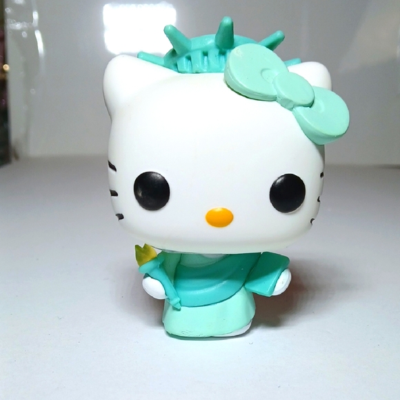Funko | Toys | Funko Pop Hello Kitty Lady Liberty 27 29 Fall Convention ...